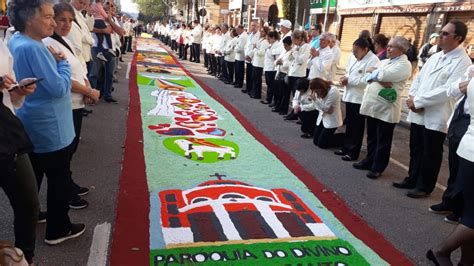 Milhares De Fiéis Participam Da Celebração De Corpus Christi No Centro