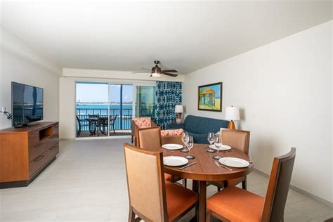 フラミンゴ ビーチ リゾート Hilton Vacation Club Flamingo Beach St Maarten