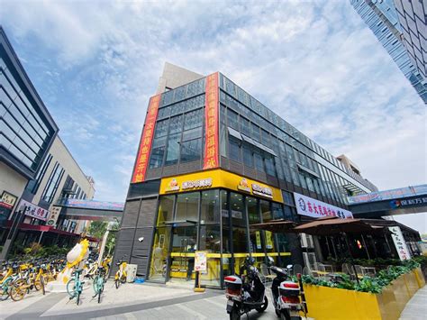 【11图】8000户小区楼下临街大开间带外摆早餐店（小黄鸭）年收2万！成都新都石油大学七一广场新泰东路商铺商铺租售生意转让出售 成都58同城