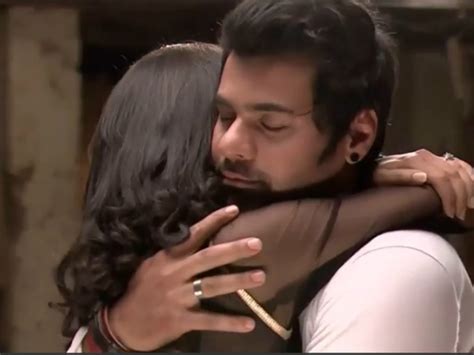 Kumkum Bhagya Abhi Finds Pragya Abhi Pragya Escape Will Be Hit By