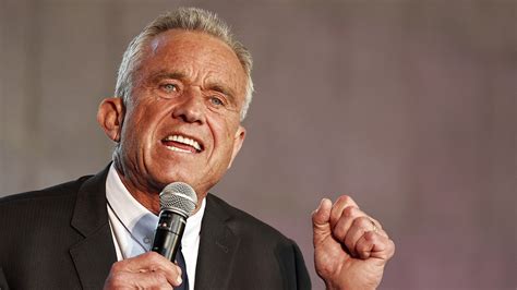 Rfk Jr 선거 전 투표용지에서 이름 삭제를 요구하며 노스캐롤라이나주를 고소 시사복지