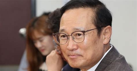 정개특위長 맡게 된 홍영표 한국당 선거법 개정 협상에 나와야