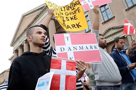 Dinamarca Aprueba Ley Que Permite Confiscar Bienes A Los Refugiados Applauss