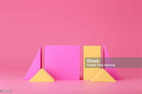 복사 공간이 있는 핑크와 옐로우 컬러의 추상적인 미래지향적 배경 0명에 대한 스톡 사진 및 기타 이미지 0명 가리기 개념 Istock