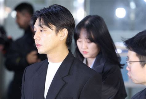 마약 혐의 유아인 2차 경찰 조사 출석 네이트 뉴스