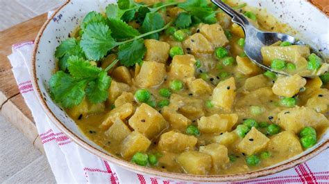 Patate E Piselli La Ricetta Del Contorno In Umido