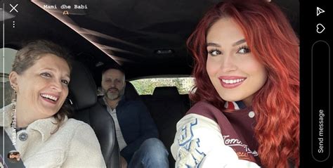 Mami dhe Babi Vesa e Big Brother na prezanton me prindërit Qenkan kaq të rinj