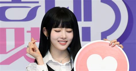 [포토]스테이씨 시은 깜직하게