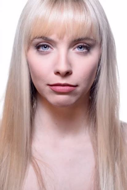 High Key Portrait Lighting With 3 Lights Picturecorrect