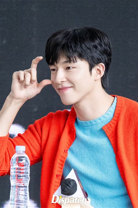 [현장포토] 꿀이 뚝뚝 홍경 스윗 팬서비스 디스패치 뉴스는 팩트다