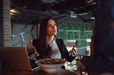 Como lidar reclamações de clientes insatisfeitos no seu restaurante