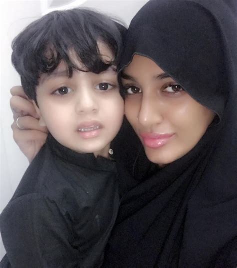Rare Photos Of Mathira With Her Son Reviewit Pk