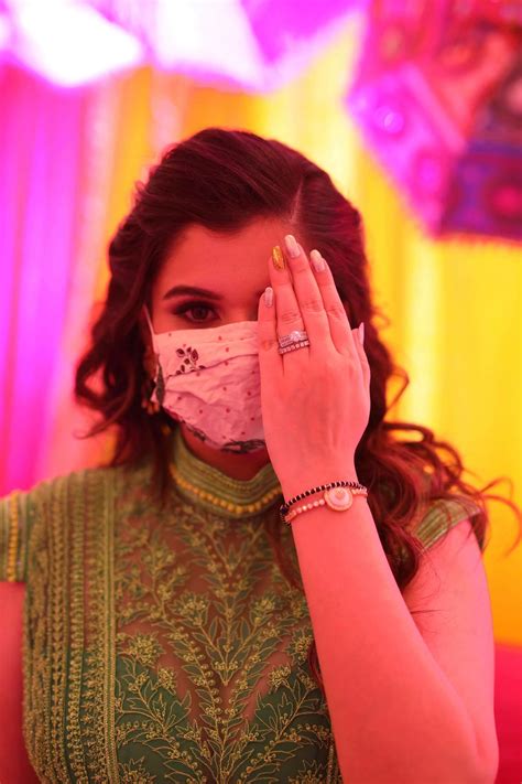 Mehendi Poses Shaadiwish