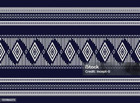 스커트 카펫 벽지 의류 포장 바틱 직물 옷 패션 시트 및 다크 벡터 일러스트 자수 텍스처 스타일에 사용되는 어두운 기하학적 인종 패턴 전통적인 디자인 패턴eps 0명에 대한