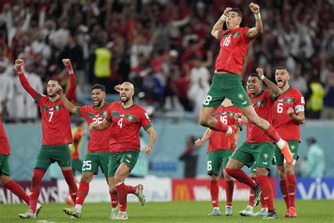 ＜モロッコ・スペイン＞初の8強入りを決め喜ぶモロッコの選手たち（ap） ― スポニチ Sponichi Annex サッカー