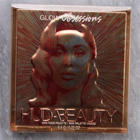 Huda Beauty Light Glow Obsessions Mini Face Palette Review And Swatches