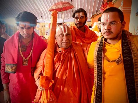 Jagadguru Rambhadracharya Biography In Hindi जगत गुरु रामभद्राचार्य
