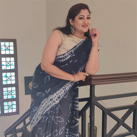 Photos பாக்கியலட்சுமி ராதிகாவுடன் ரேகா கிருஷ்ணப்பா ஒன்றுகூடிய