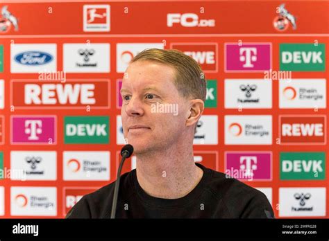 Timo Schultz Trainer 1 FC K Ln Pressekonferenz 1 FC K Ln