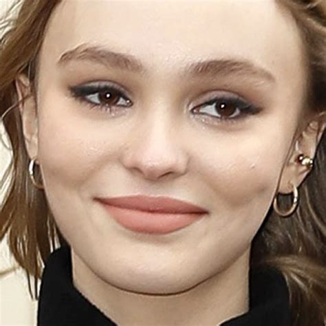 Lily Rose Depps Makeup Photos And Products Steal Her Style