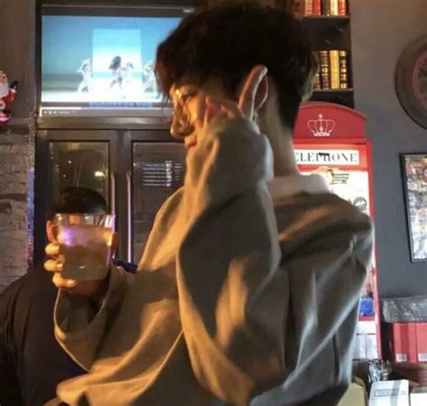 朴灿烈 侧颜 剪刀手 女友视角头像 高清图片，堆糖，美图壁纸兴趣社区