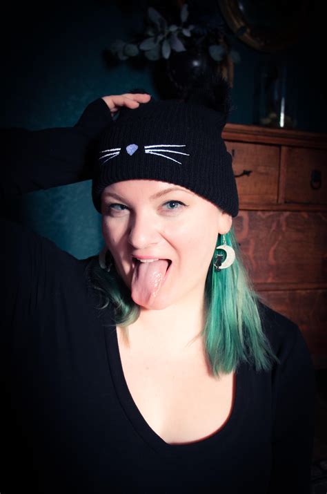 Tongue Out Scrolller