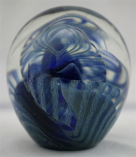 Eickholt Glass Paperweight D1984 Blue Ribbons Mint Patspots