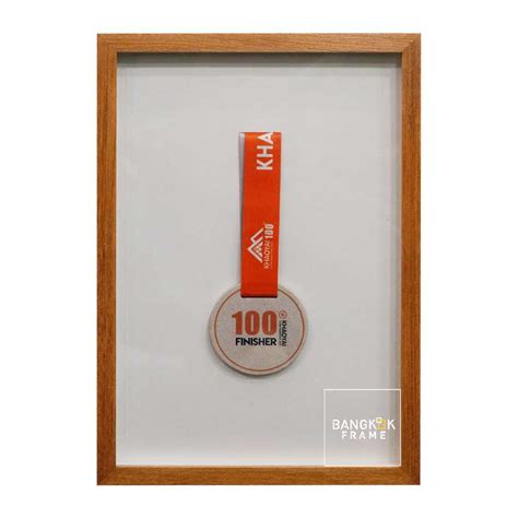 กรอบเหรียญรางวัล กรอบใส่ของสะสม ทรงกล่องในกรอบไม้สัก ไม่รวมเหรียญ ขนาด~ 9x13 นิ้ว Line Shopping