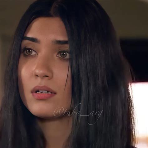 Pin On Turkish Actresses Dizleri Tuba Büyüküstün Tuba