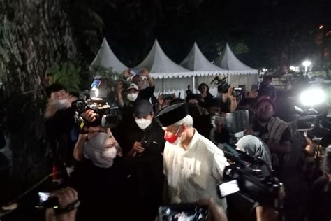 Untuk Eril Ganjar Pranowo Dan Khofifah Indar Parawansa Tiba Di Gedung