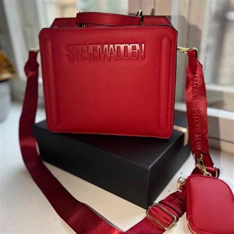 RED STEVE MADDEN BEVELYN BAG Depop