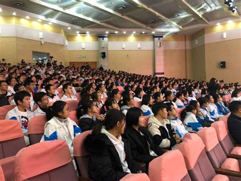 「經典誦讀進校園」走進西安高新一中 每日頭條