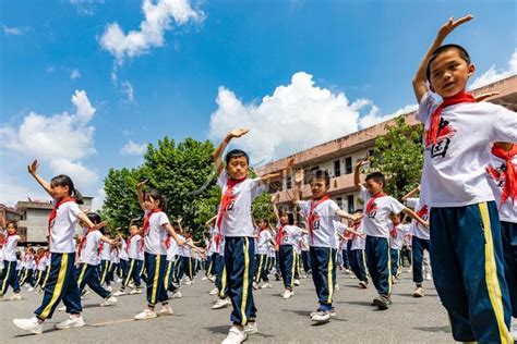 江西吉水快乐大课间助双减 人民图片网