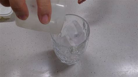 믹스커피로 고급 아이스카페라떼 만들기이제 집에서도 간단히 까페라떼 즐기기