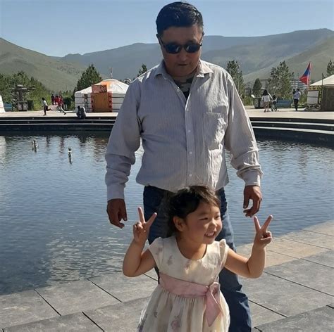 Ц ГЭР БҮЛЭЭРЭЭ ТЭГШ ДҮҮРЭН СЭТГЭЛ ТЭНҮҮН САЙХАН ШИНЭЛЭЭРЭЙ Шинэлэх ёс Шинийн нэгэн бол