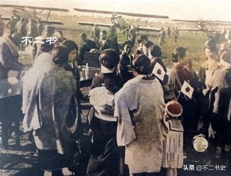 上色老照片：二戰時日本國內軍隊出征場景，民眾的表現充滿罪惡 每日頭條