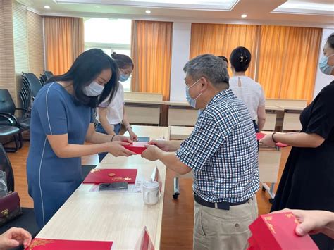 携手守“沪”，有您真好——疫情防控医务志愿者系列慰问活动澎湃号·政务澎湃新闻 The Paper