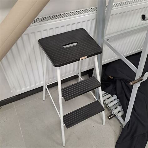 Redel Riiul Kaanega Prügitünn Ja Seinakell 200345056 Ostaee