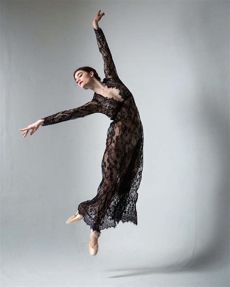 Brittany Cavaco Theballerina • Balletbeautie Surlespointes