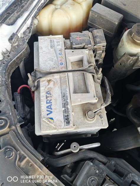5774000783162 Аккумулятор автомобильный Varta Silver Dynamic E44 6СТ-77 ...