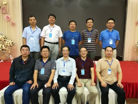 我校杨义川教授在中国高等教育学会教育数学专业委员会换届选举中当选副秘书长 新闻网