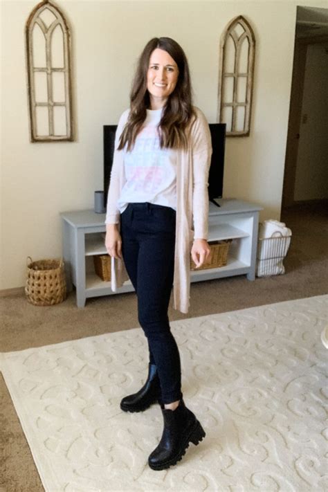 6 Everyday Combat Boot Outfits That Are Easy To Add To Your Wardrobe
