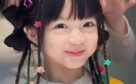好羡慕我女儿有个会扎头发的妈妈 饭饭麻麻菜菜 饭饭麻麻菜菜 哔哩哔哩视频