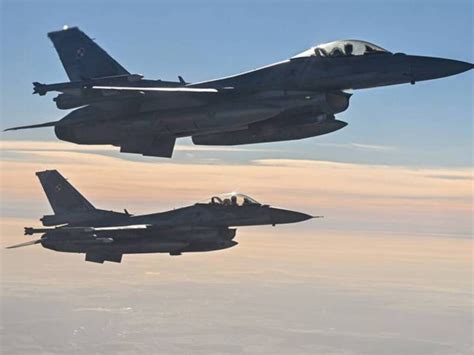 Dos Aviones De Combate De Estados Unidos Interceptaron A Dos
