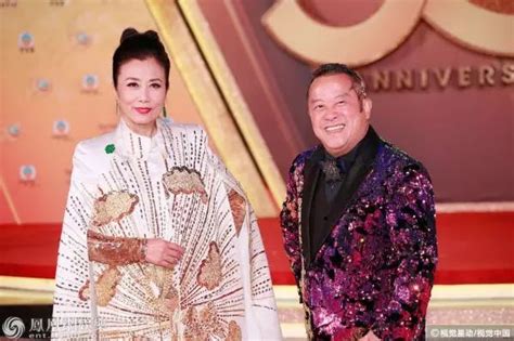 Tvb50周年庆大福利！全台花旦深v美背闪亮出镜！