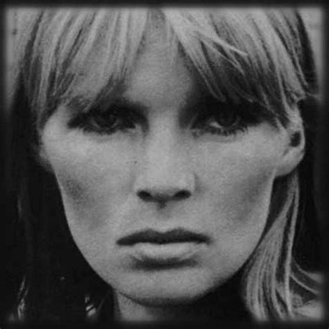 Classify German Singer Nico