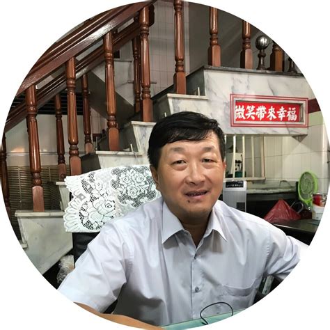 聯合報 蔡英文17日上午與英國倫敦當地台灣留學生早餐餐敘，合照中前立委賴品妤也出席 Facebook