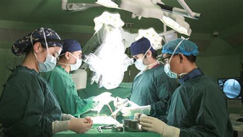 Нуруу нугасны мэс засал