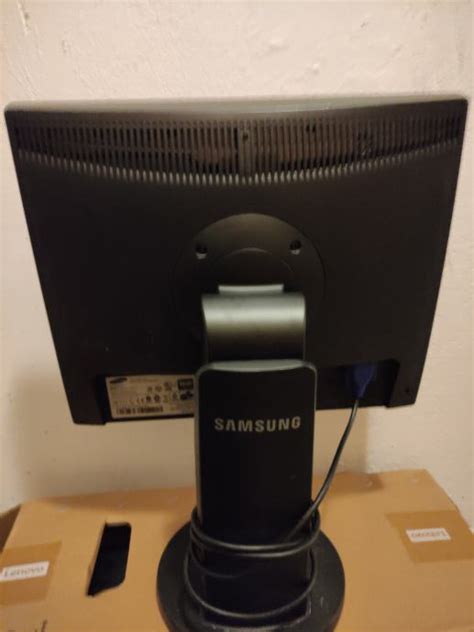 Lcd Monitor Samsung Syncmaster B In A X Zakretljiv