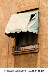 398 Weathered Awning Images Stock Photos Vectors Shutterstock